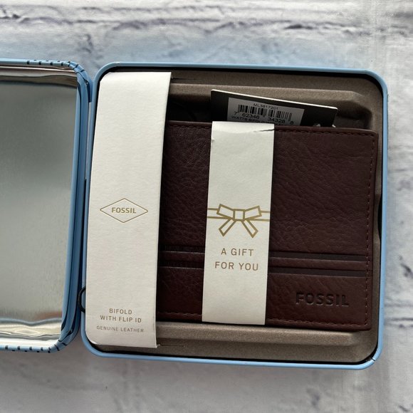 Fossil | Bags | Fossil Watts Bifold Wallet With Flip Id | Poshmark